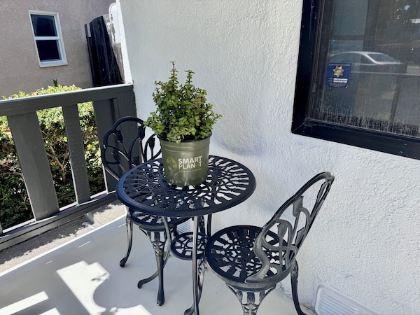 Luna's Hosted Retreat - Private Family & Pet Friendly 2br Suite - Castro Valley, CA