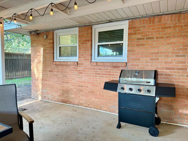 Gallery Getaway - Hot Tub - Ping Pong - Lubbock, TX