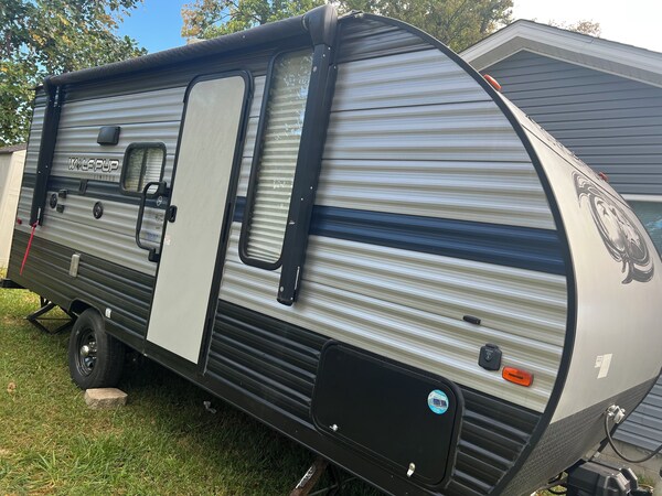 Cozy Rv With Wifi And Ac In Charming Bloomington - Bloomington, IN