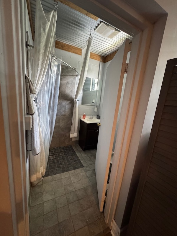 Charming 1-bedroom Apartment With Wifi, Close To The Hospital In Greenwood - Greenwood, SC