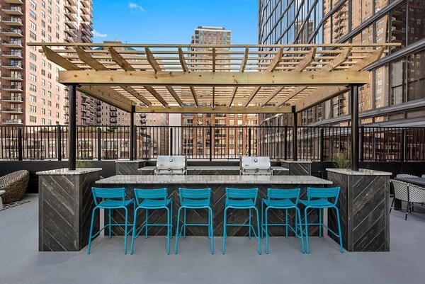 Lux Dtown Penthouses 9bd/9ba Sleep 25+parking+pool - New City - Chicago