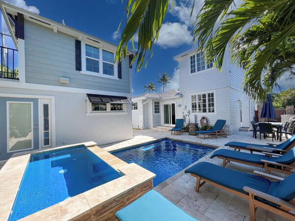 Side-by-side Bliss  2 Delray Homes By Sand & Sips- Blk To Beach & Atlantic Ave! - Delray Beach, FL