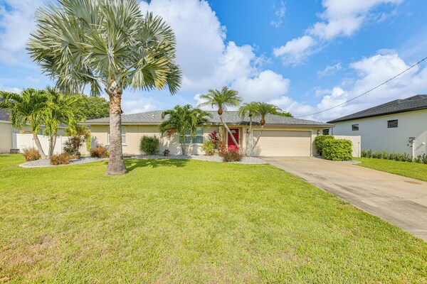 Private Pool & Spacious Yard: Cape Coral Getaway - Fort Myers