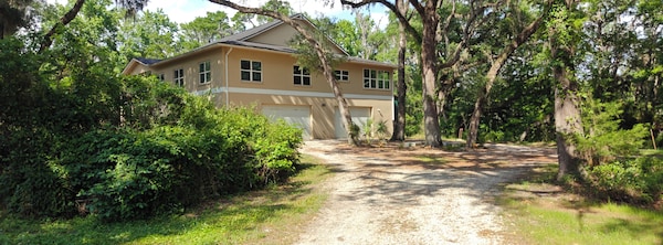 Wise Owl Retreat, A Beautiful Suite Amongst Towering Oaks, On The River. - Dunnellon, FL