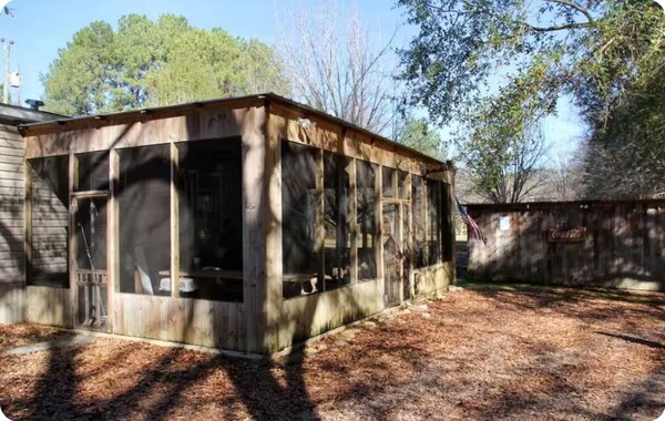 Charming 3-bedroom Cabin In Welcoming Crosby With Wifi, Ac - Mississippi