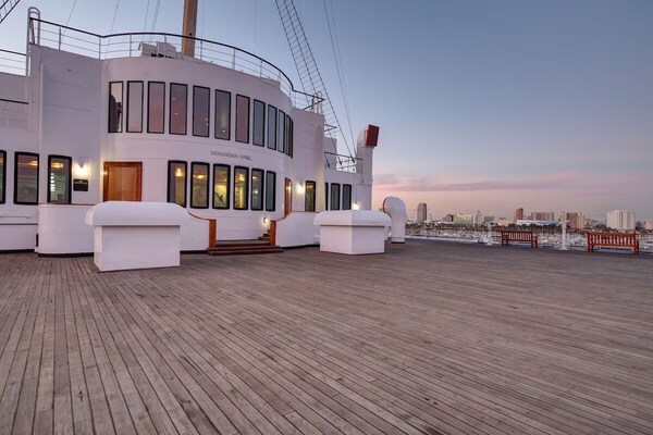 Ensuring A Very Comfortable & Memorable Stay! Close To Promenade, Long Beach - Long Beach, CA