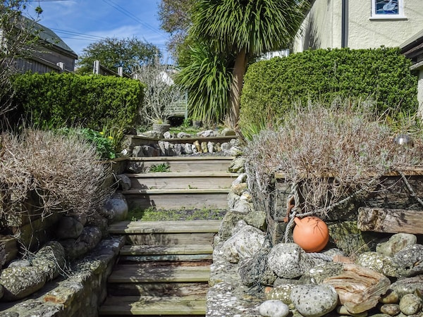 2 Bedroom Accommodation In Seaton - Branscombe