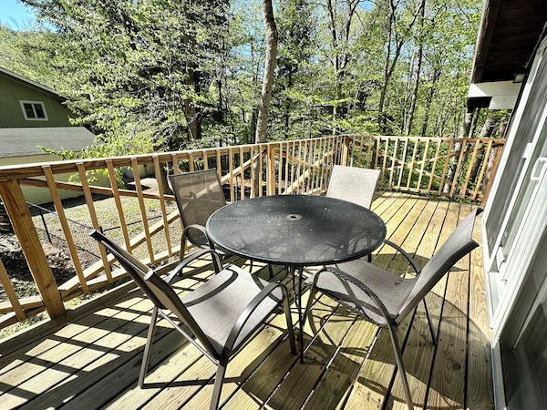 White Mountain Escape, Rustic Cabin In The Woods - Jackson, NH