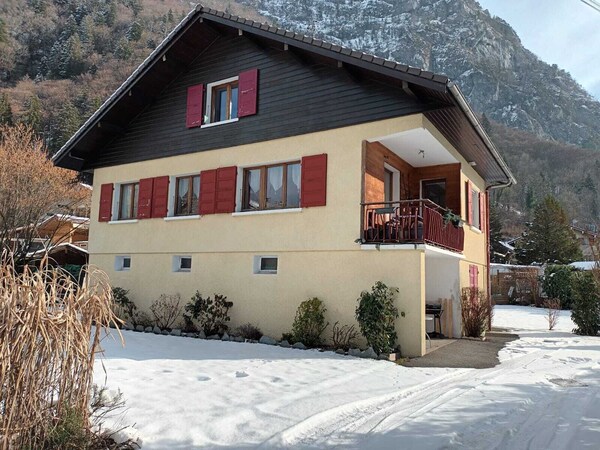 Maison Chaleureuse Et Très Spacieuse à 10min Des Pistes Ou Du Lac D'annecy - Thônes