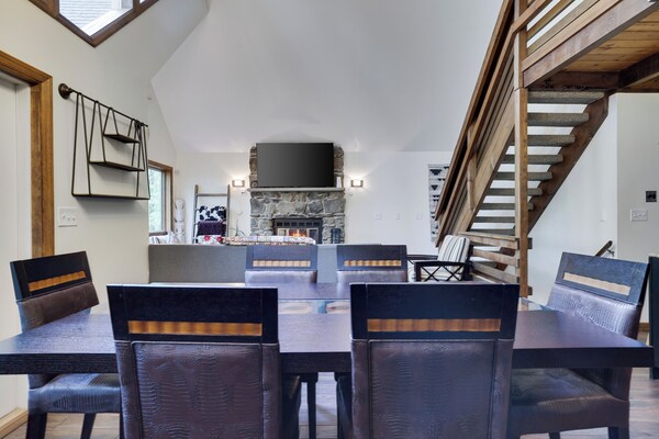Welcome To The Sparrow Located In The Amenity Filled Hideout! - Lake Wallenpaupack, PA