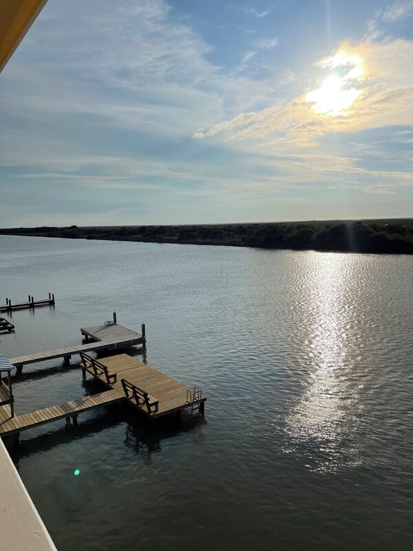 Reeling Em Inn 4 Bed/3 Bath Home On The Colorado River In Matagorda. - Matagorda, TX