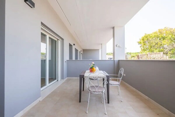 Benjamin House With Private Parking - Bari
