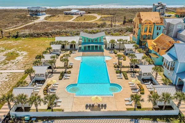 Shared Resort Style Pools, Boardwalk To The Beach, Golf Cart Access - Corpus Christi, TX