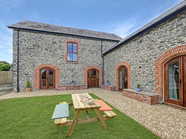 Broomy Barn, Bromtpon Regis - Dulverton