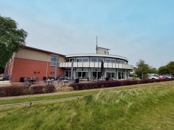 2 Modern Units | Near Local Attractions, Top Dining Spot, Beach & Nature Access - Renesse