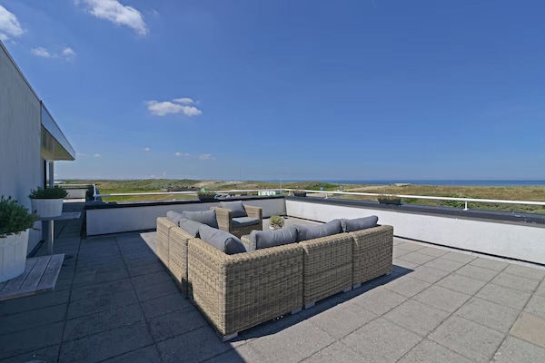 Steps To Coastal Trails  Dog-friendly, Free Parking, And Outdoor Adventures - Scheveningen