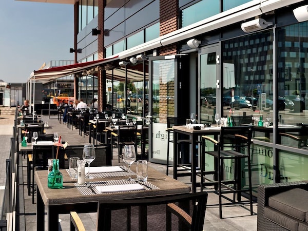 Close To Everything: Airport, Zoo, And City Attractions! Onsite Dining! - Schiedam