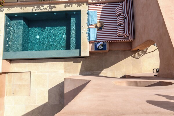 Ground Floor | Three-bedroom Heritage Residence With Jacuzzi And Private Terrace, Villa Oro - 伊亞