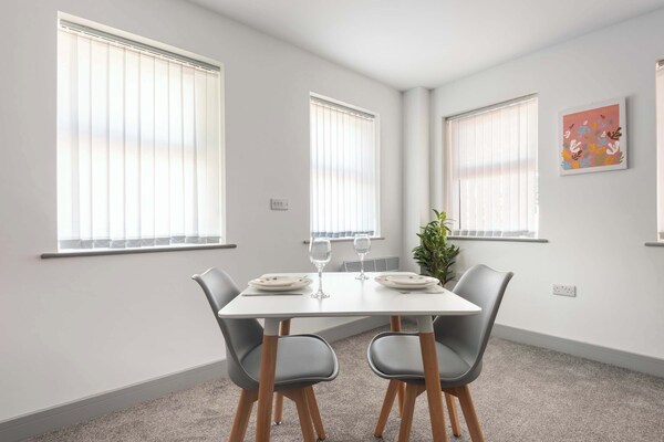 Spacious & Bright 1 Bed Flat In Central Doncaster - Doncaster