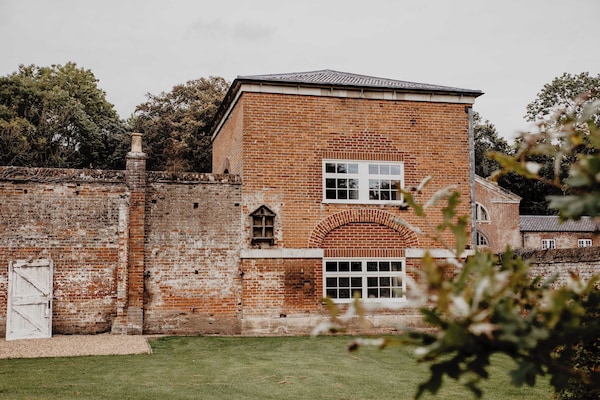 Stunning 2 Bed Cottage On Rural Country Estate Only 7 Miles From Norwich - Wymondham