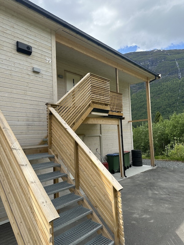 Loen Panorama In Stryn, Outdoor Hot Tub With Fjord And Mountain Views - Loen