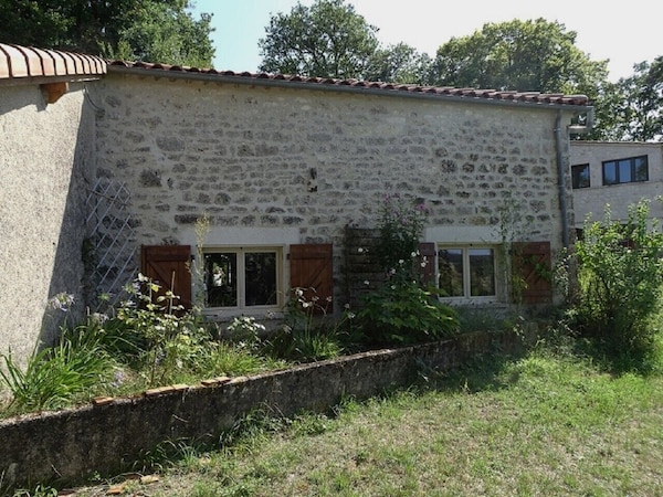 Gite En Plein Coeur Du Quercy Blanc - Montcuq