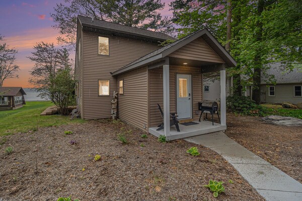 New Listing: Beautiful Cottage On The Shores Of Silver Lake With Stunning Water & Dune Views. - Mears, MI
