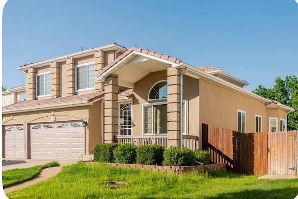 Spacious 4-bedroom House In Wonderful Denver With Wifi, Ac - Denver Airport (DEN)