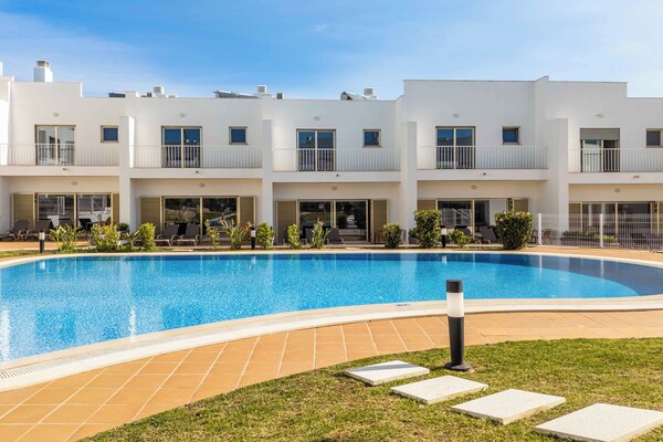 New!  Stunning Dk Stays Residences,  Moments From Central Albufeira - Quarteira