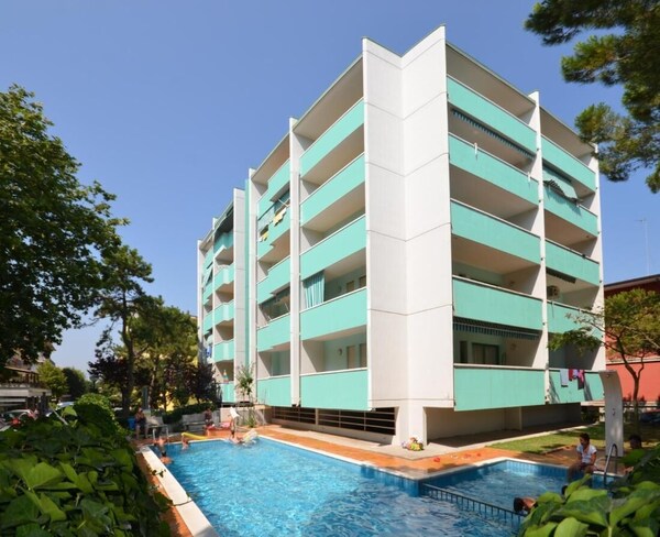 Perfect Summer Getaway  Sea And Pool Just Steps Away - Bibione