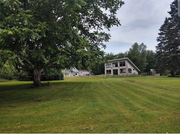Wonderful Compound In Lovely South Blue Hill With Wifi, Ac . Has Guest House!! - Maine