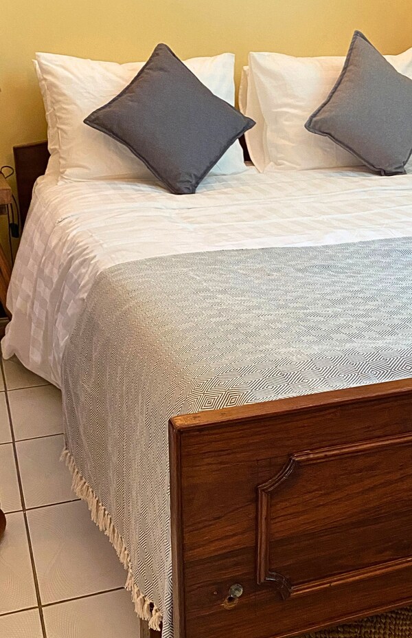 Usambara Room - Accessible Comfort With Disability-friendly Feature - ダル・エス・サラーム