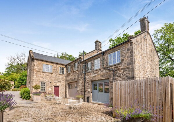The Groomsmen - Three Bedroom House, Sleeps 6 - Clitheroe