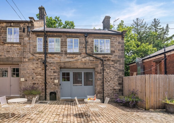 The Coachmen - Two Bedroom House, Sleeps 4 - Clitheroe
