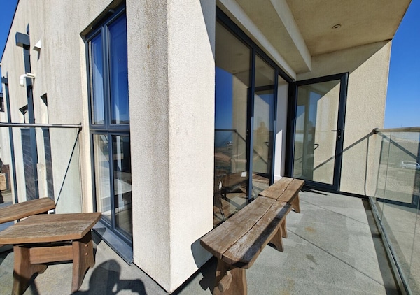 Shore - Three Bedroom House, Sleeps 6 - Folkestone