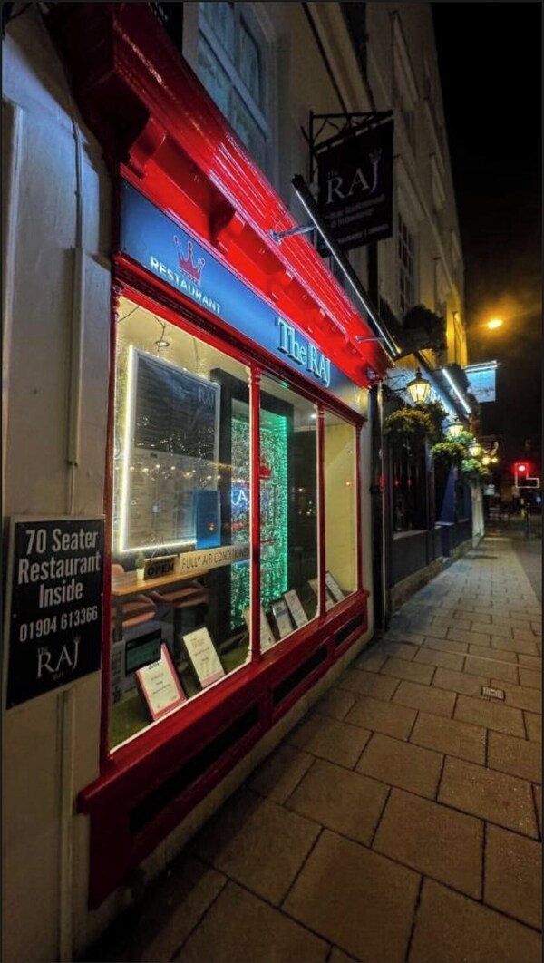 Beautiful York City Centre Duplex Apartment With Free Parking - York Art Gallery
