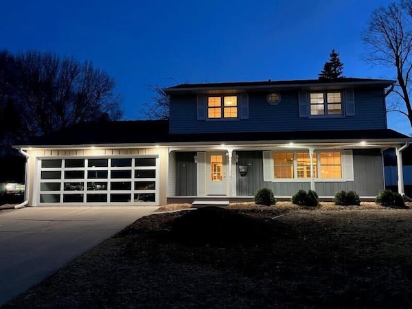 New! Right Across From Lambeau - Green Bay, WI