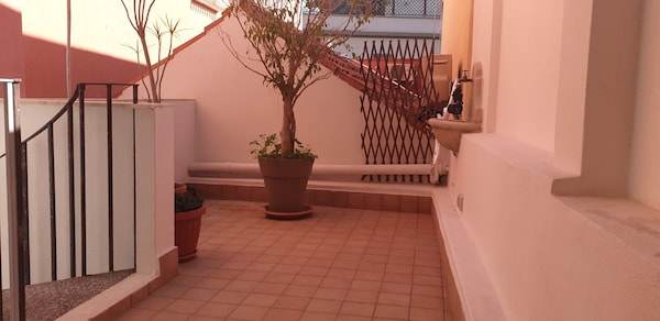 Detached House In Historic Center - Cagliari