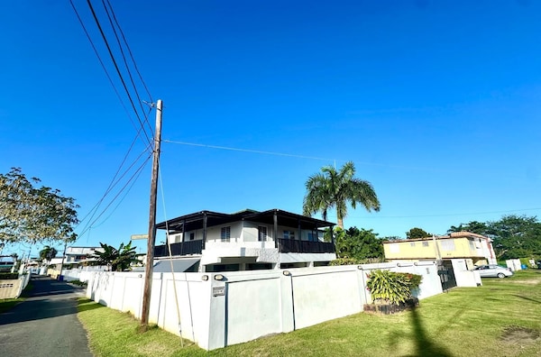 Spacious 4-bedroom Villa In Wonderful Vega Baja W Wifi, Ac, Small Pool, Hot Tub - Vega Baja