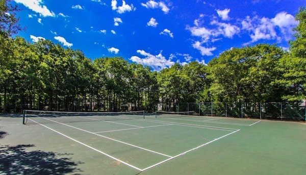 1br Condo W/ Balcony In Mashpee, Ma - Mashpee, MA
