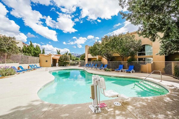 Jacuzzi & Fireplace Retreat In Sedona - Sedona, AZ