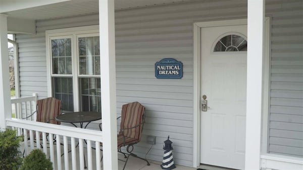 Nautical Dreams Cottage/with Jacuzzi/walk To Main St Berlin - Berlin, OH
