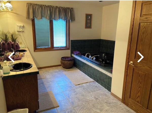 6-bdrm, 4bath, Luxury Cabin On The Lake W/wifi, Ac, All Resort Amenities Incl. - Minnesota