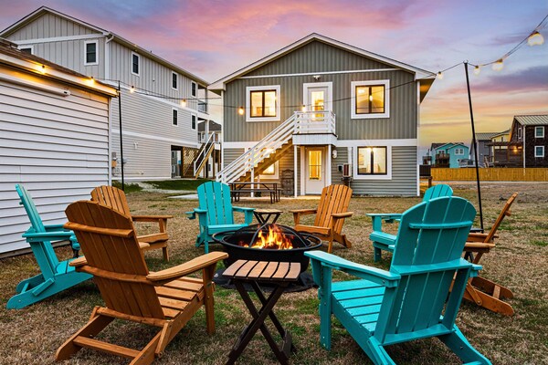 Steps To Beach! Pet Friendly - Firepit - Playroom - Nags Head, NC