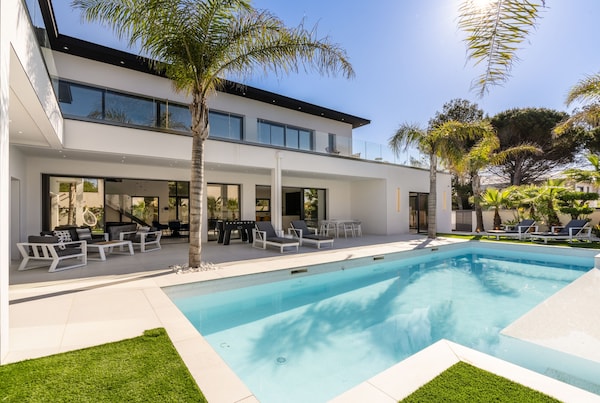 Villa California, Design Chic à Deux Pas De La Mer - Bessan