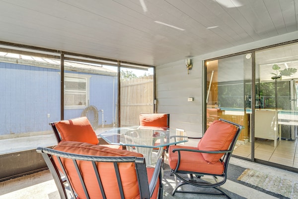 2 Mi To Manatees: Homosassa Home W/ Lanai! - Beverly Hills, FL