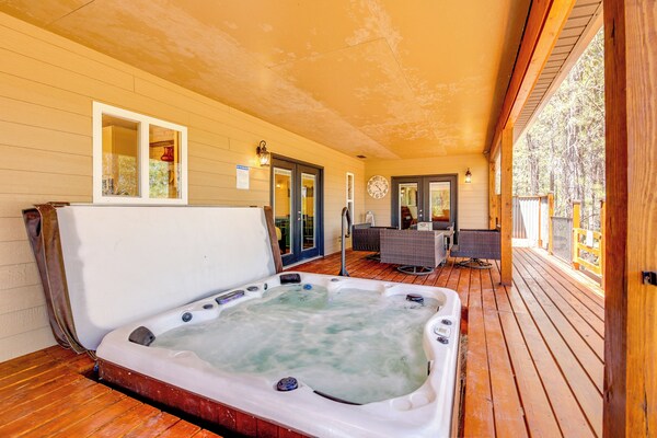 Black Hills Vacation Lodge: Deck & Fire Pit! - Wyoming