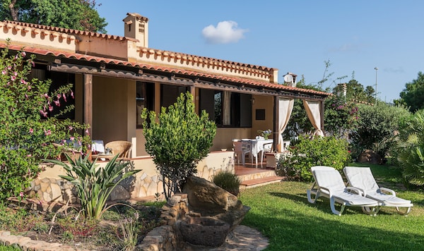 Villa 'Lucia' Avec Terrasse Privée, Wi-fi Et Climatisation - Costa Rei