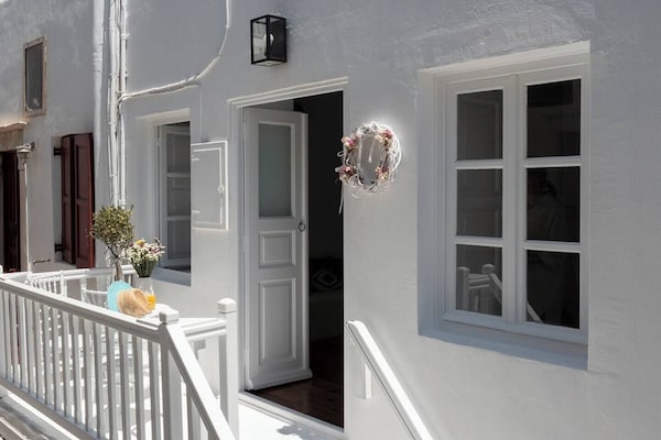 Matogianni Rooftop Getaway In Mykonos Town I Beyond Blue Villas - Mykonos