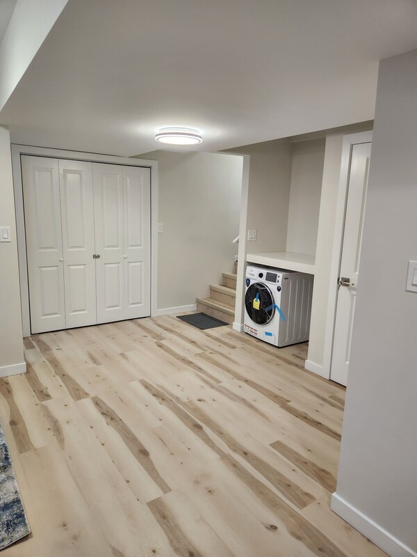 Exquisite 1-bedroom Basement In The Quiet Neighbourhood Of Bonavista, Winnipeg - Winnipeg